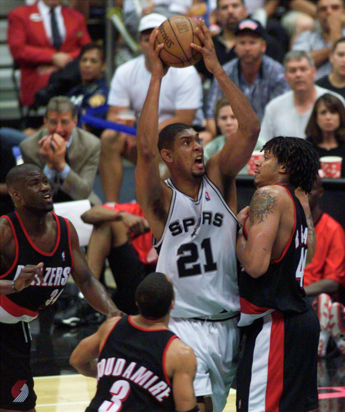 In the end, Spurs’ Duncan calls it a day