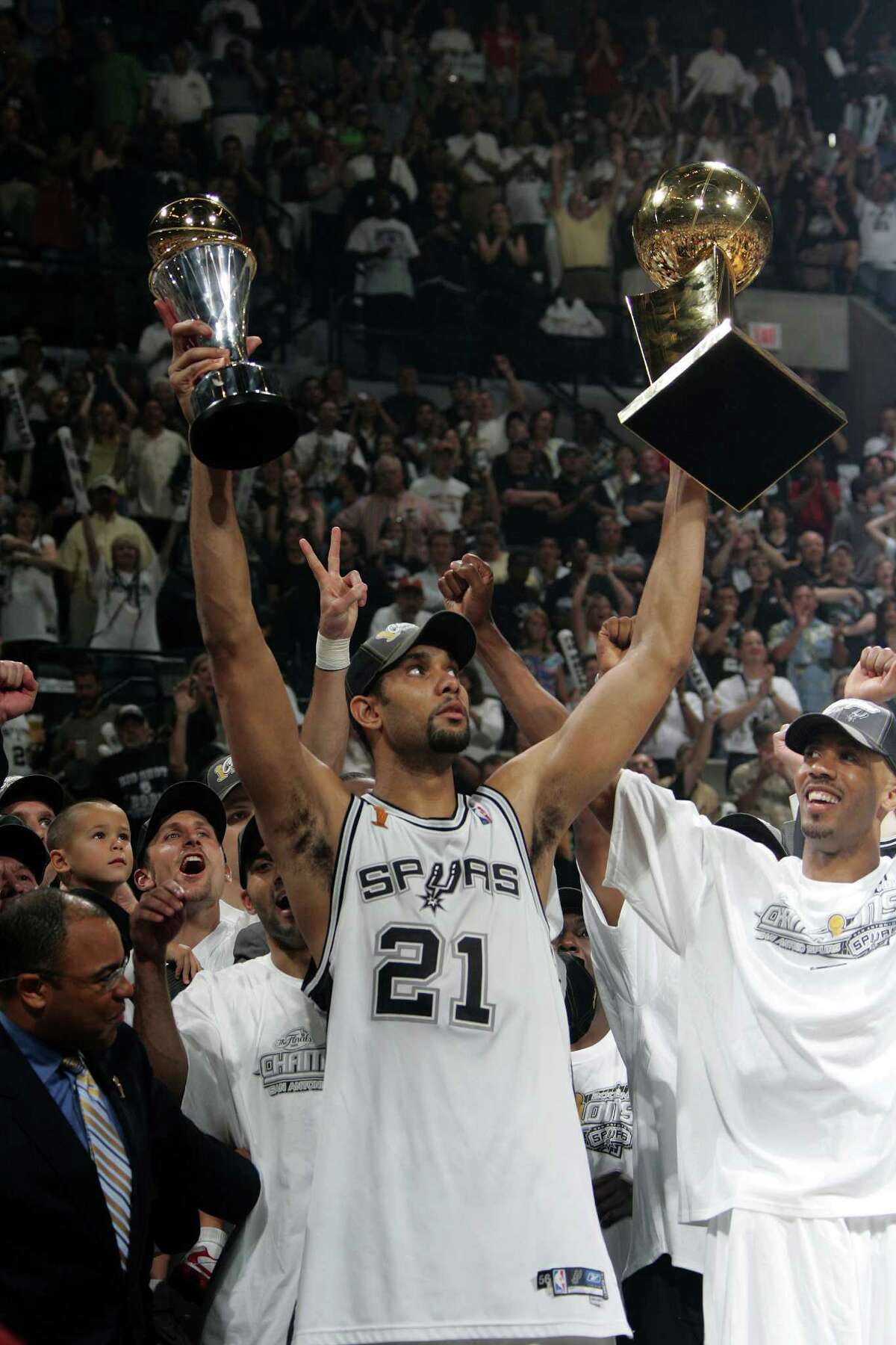 In the end, Spurs’ Duncan calls it a day