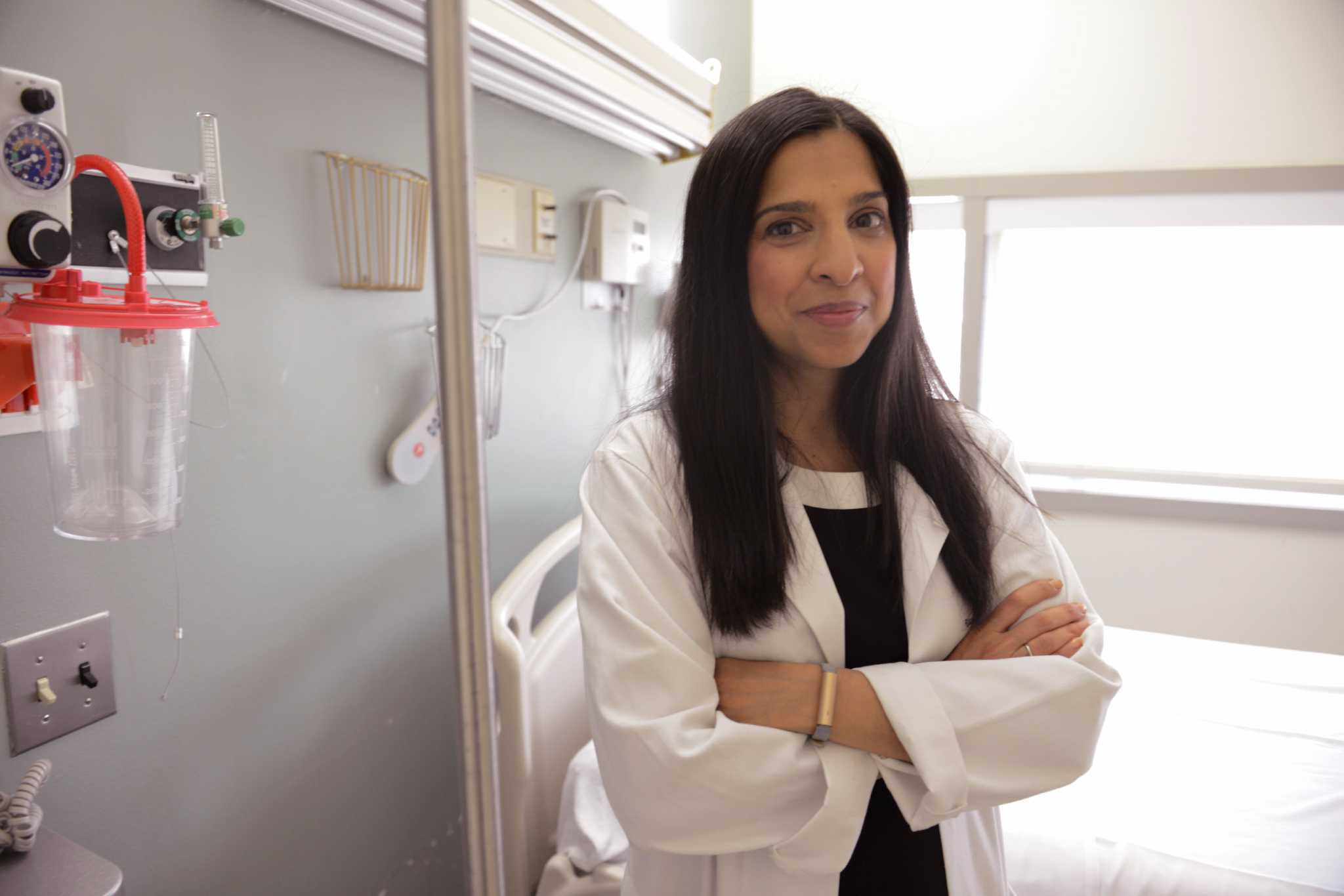 A diagnosis that hasn't changed for female physicians: lower pay