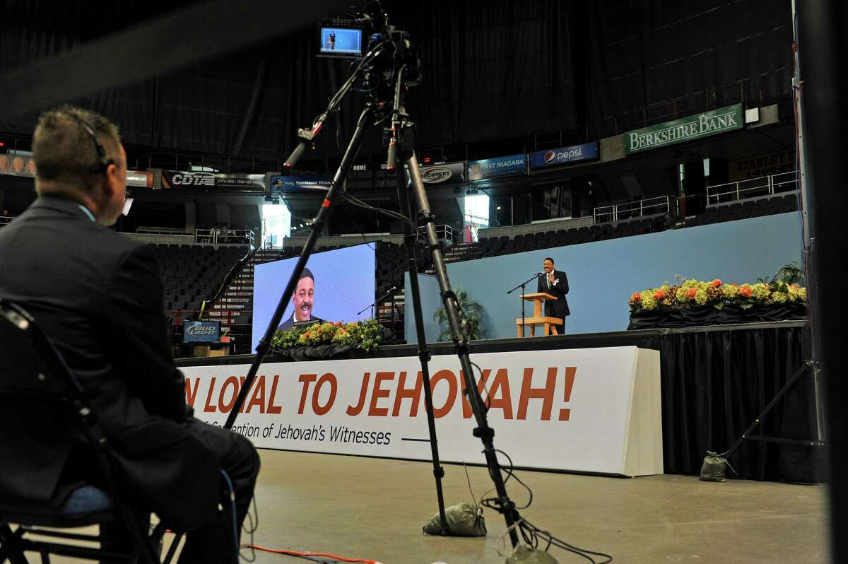 Photos: Jehovah's Witnesses gather in Albany