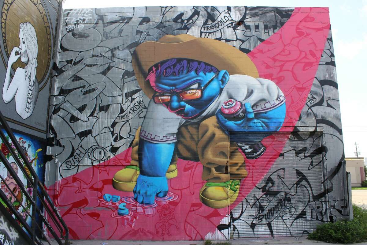 Houston's "BE SOMEONE" graffiti turned into stunning light show