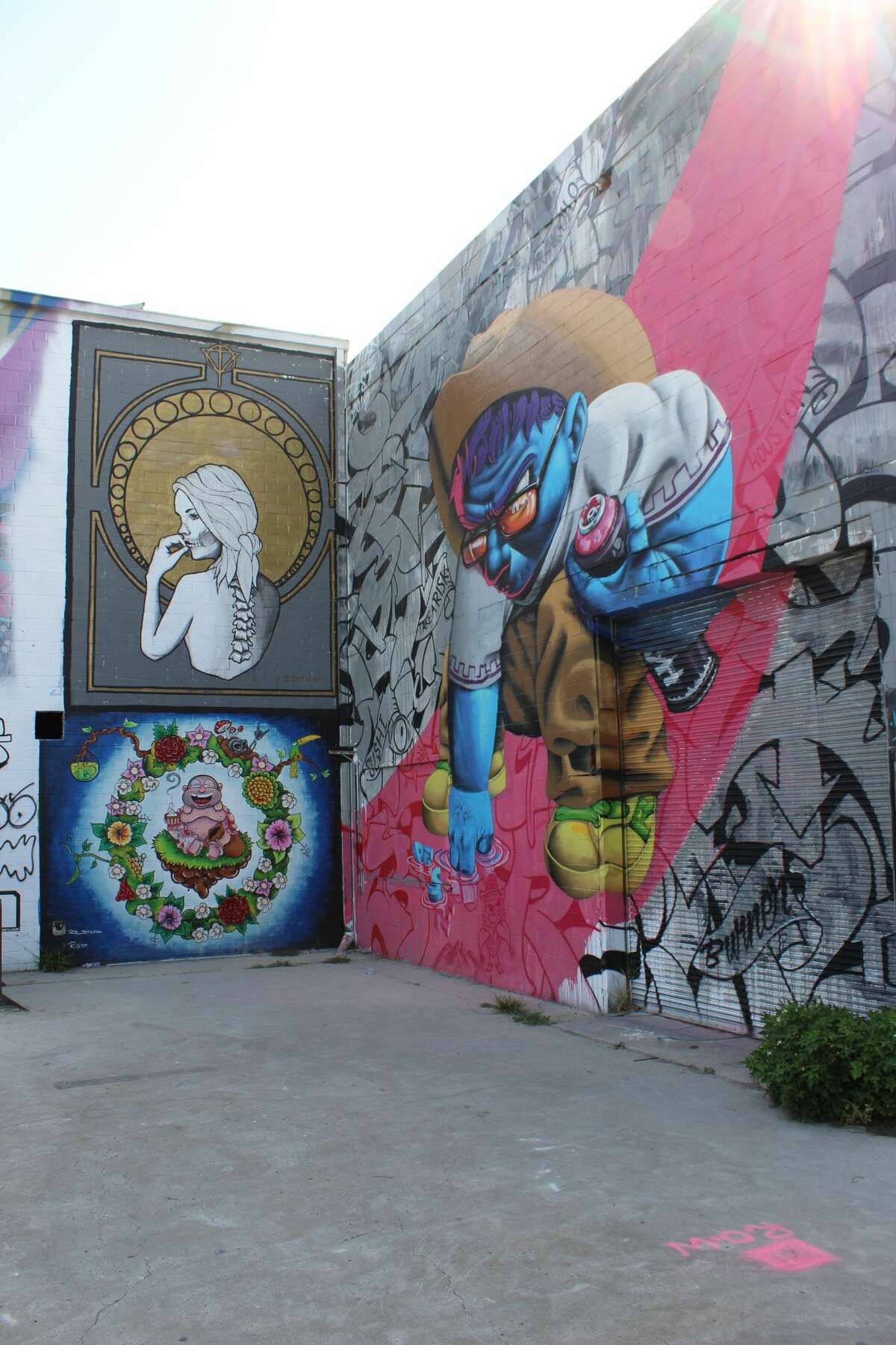 Houston's "BE SOMEONE" graffiti turned into stunning light show