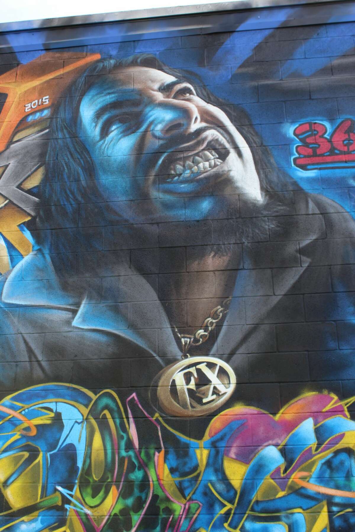 Houston's "BE SOMEONE" graffiti turned into stunning light show