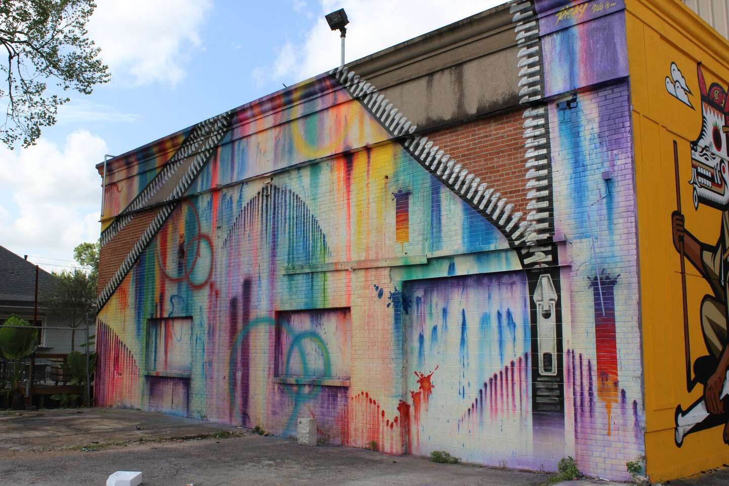 Houston's "BE SOMEONE" graffiti turned into stunning light show