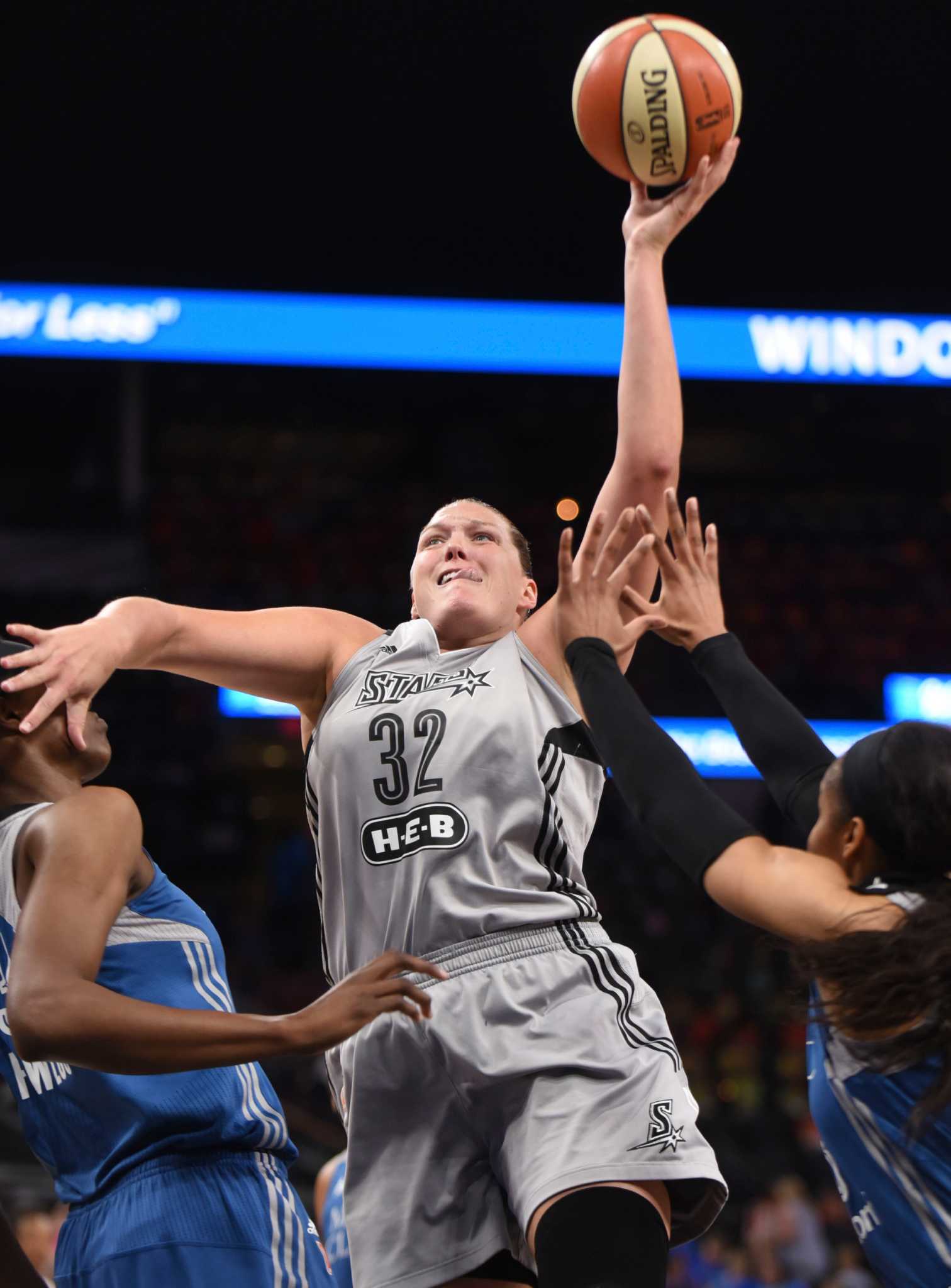Lynx continue mastery over Stars