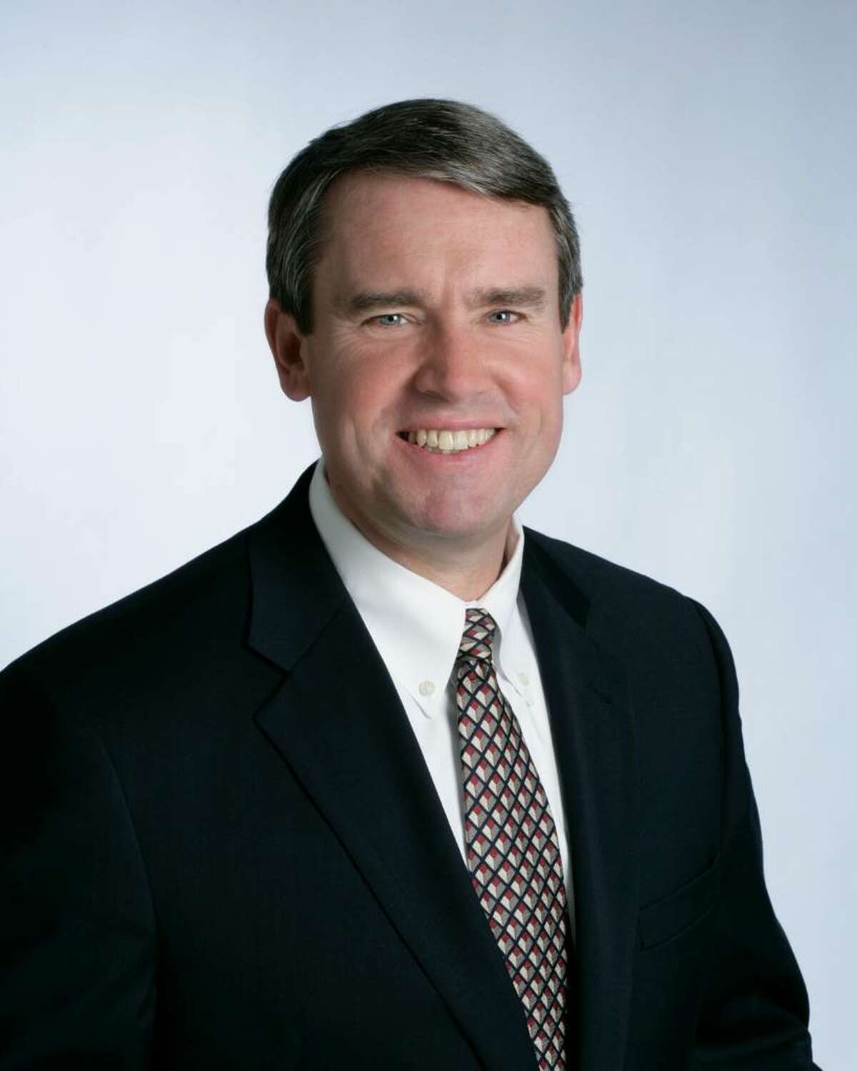 People's United Bank CEO resigns