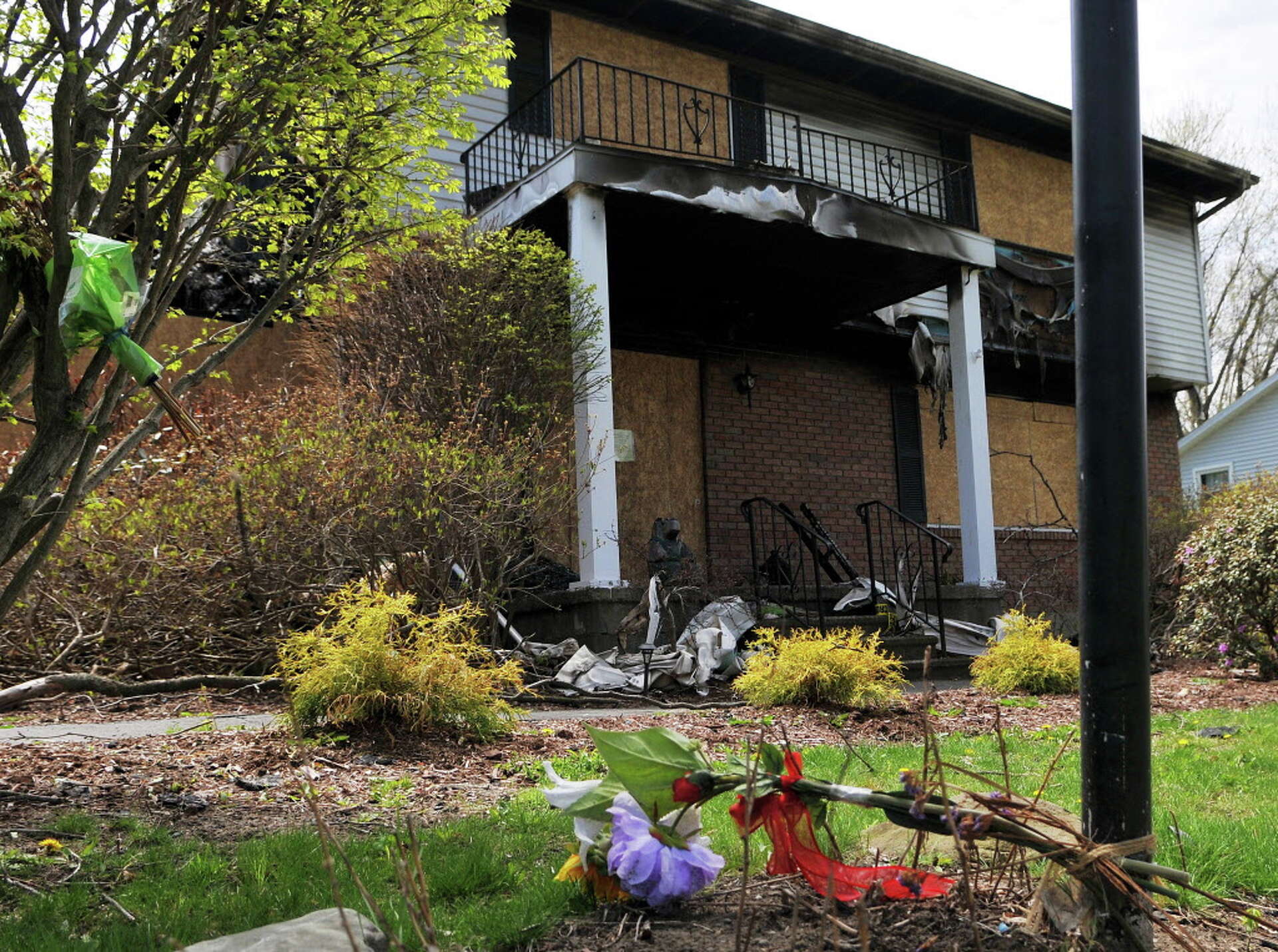 Crew demolishes Colonie house where cop killed wife, son and himself