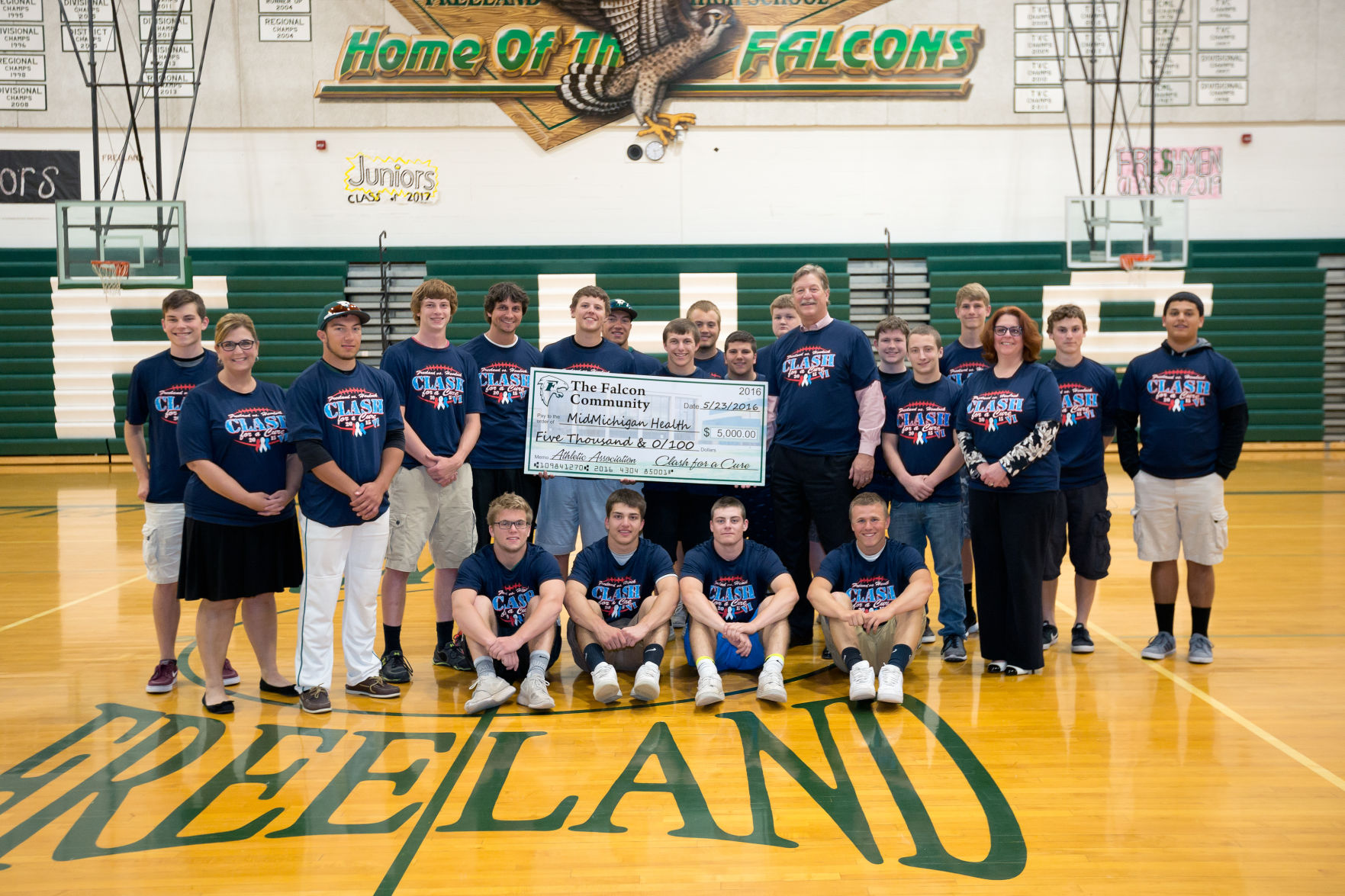 Freeland Falcons football team continues to tackle cancer; presents ...