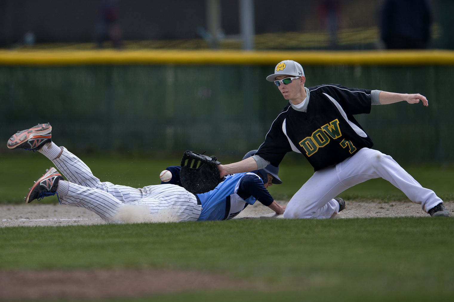 Mustangs win Dow baseball invite