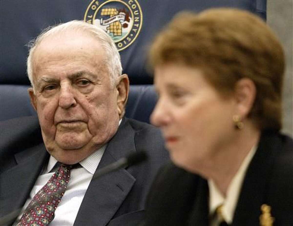 Abner Mikva, ex-congressman, judge from Illinois, dies at 90