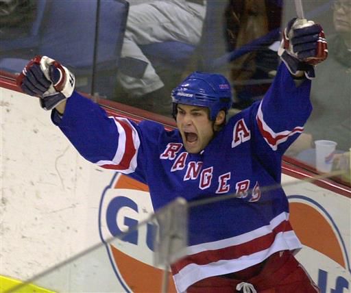 Lindros' wait over as he headlines Hockey Hall of Fame class