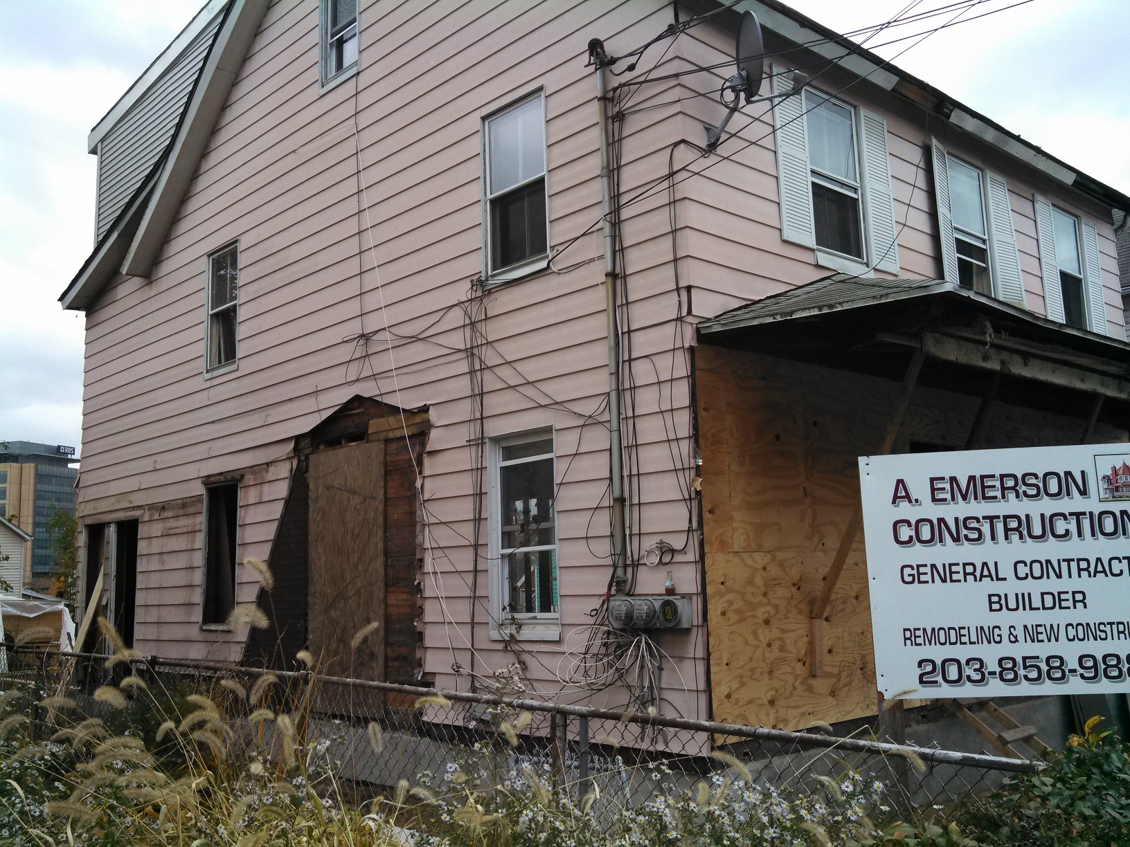 Foundation provides $25,000 grant to Shelter for the Homeless