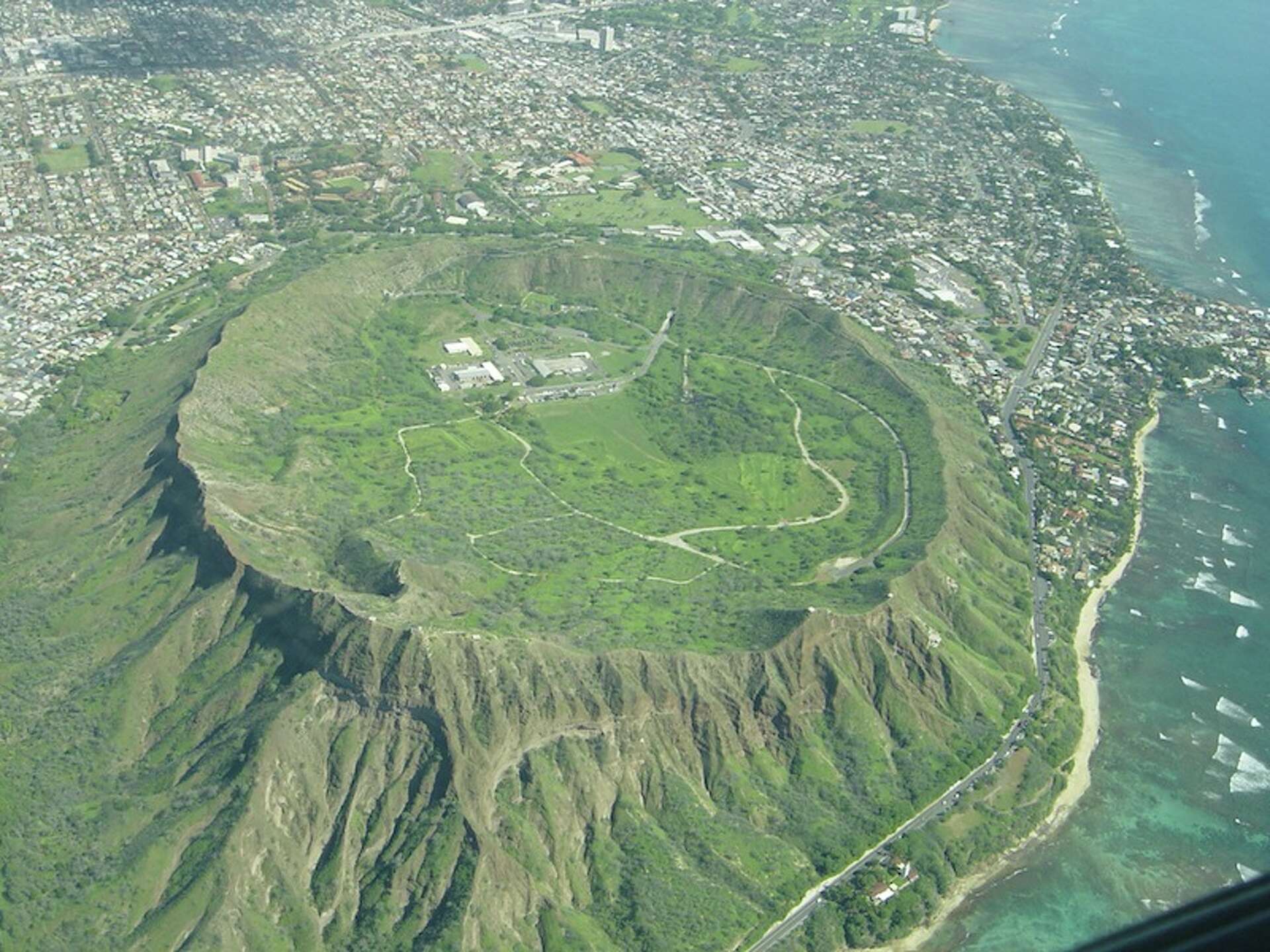 Flash flood warning issued for Hawaii during freak rain spell