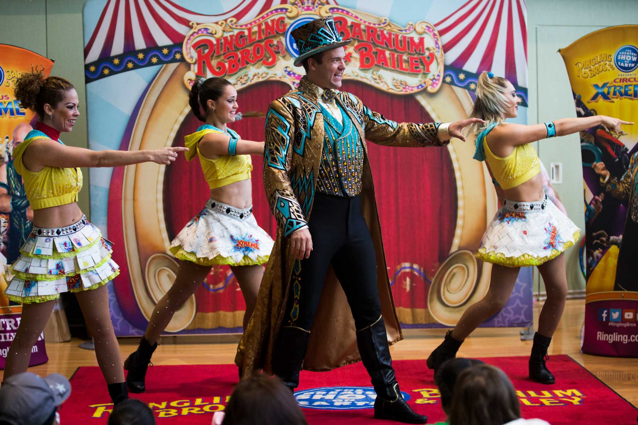 Circus visits MD Anderson Children's Cancer Hospital