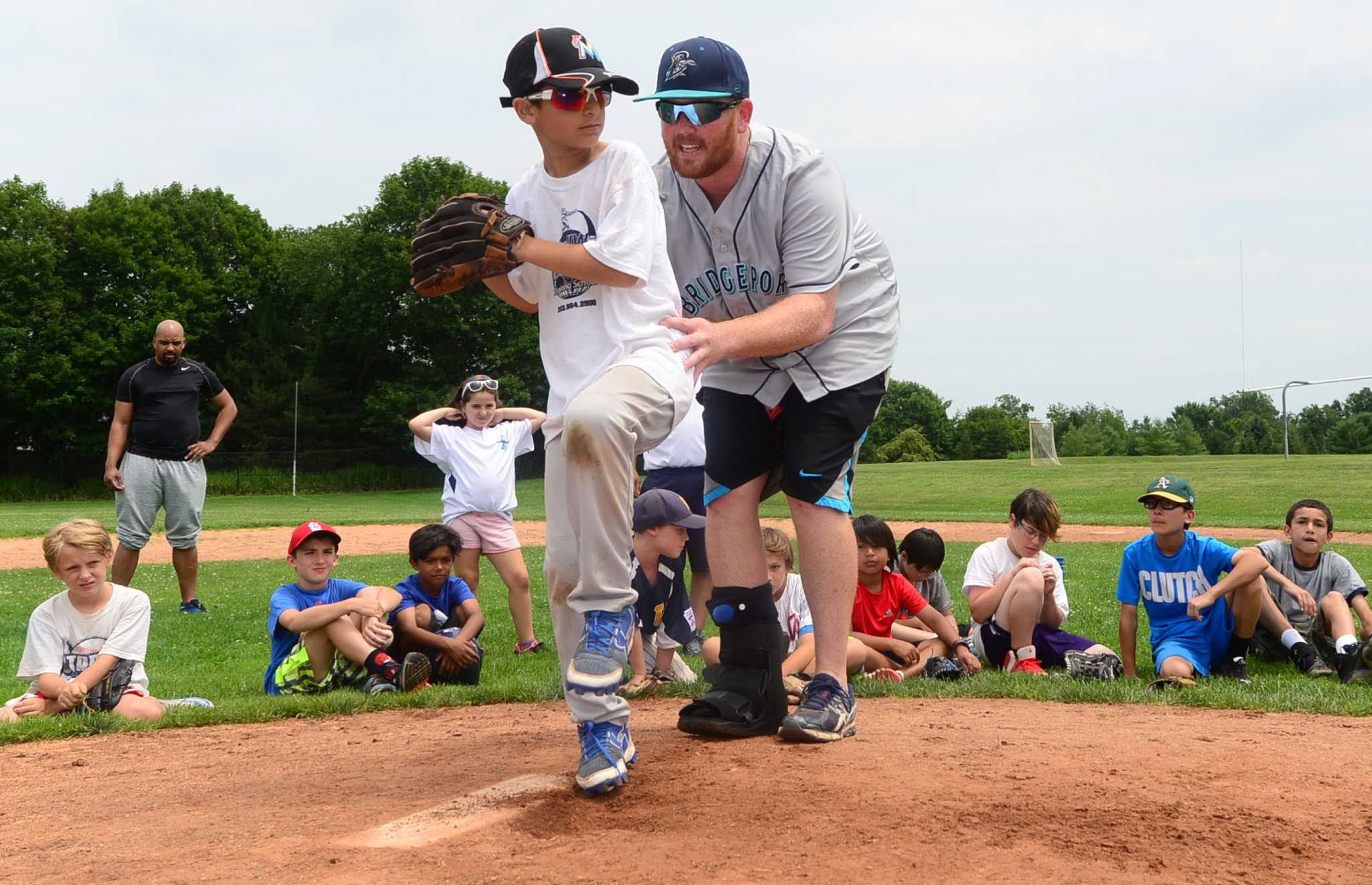Former major leaguer Litsch pitches in at summer camp