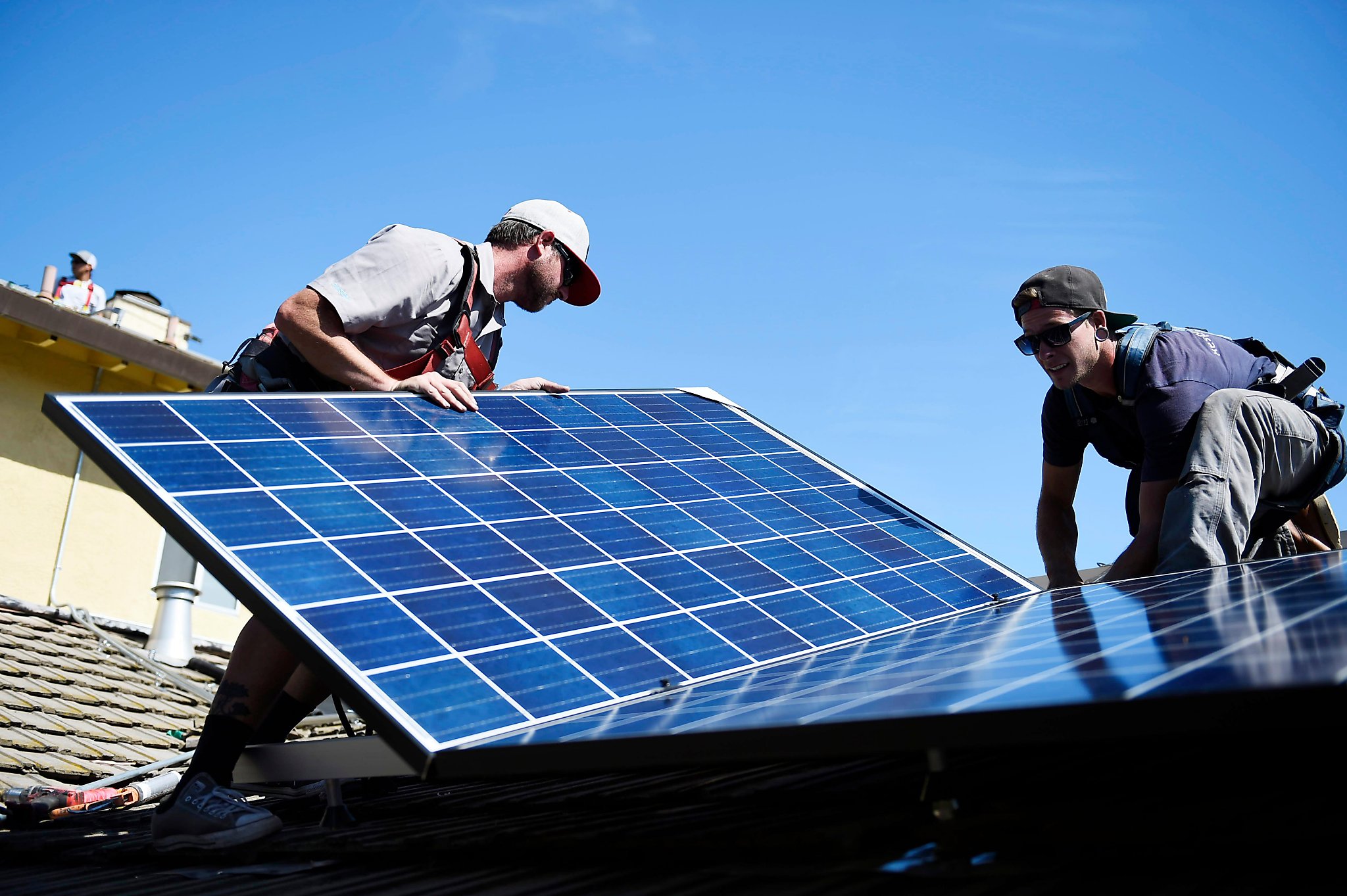 ‘Solar Bill of Rights’ advances in California Legislature