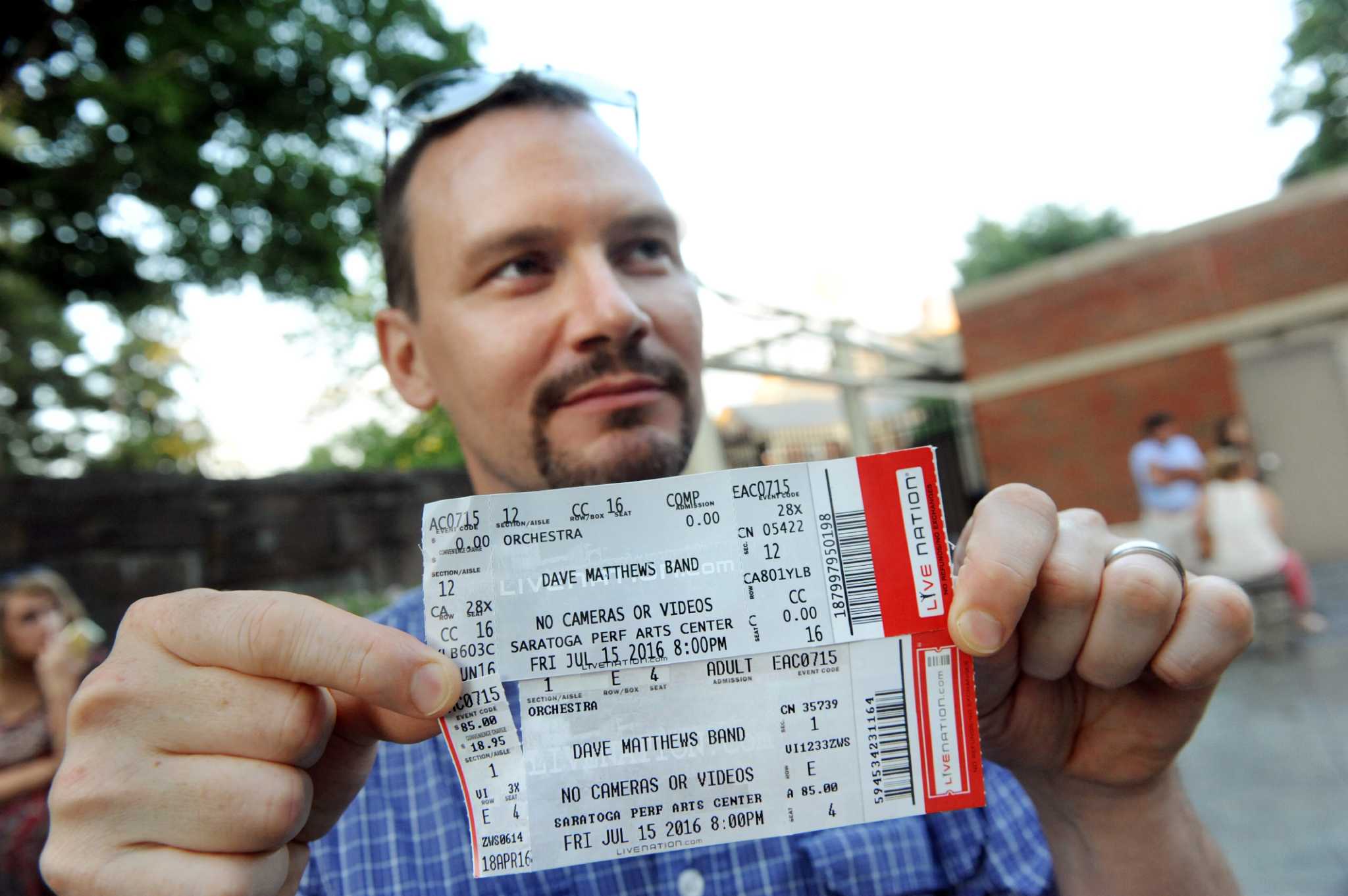 Dave Matthews fan claims SPAC ticket Craigslist scam