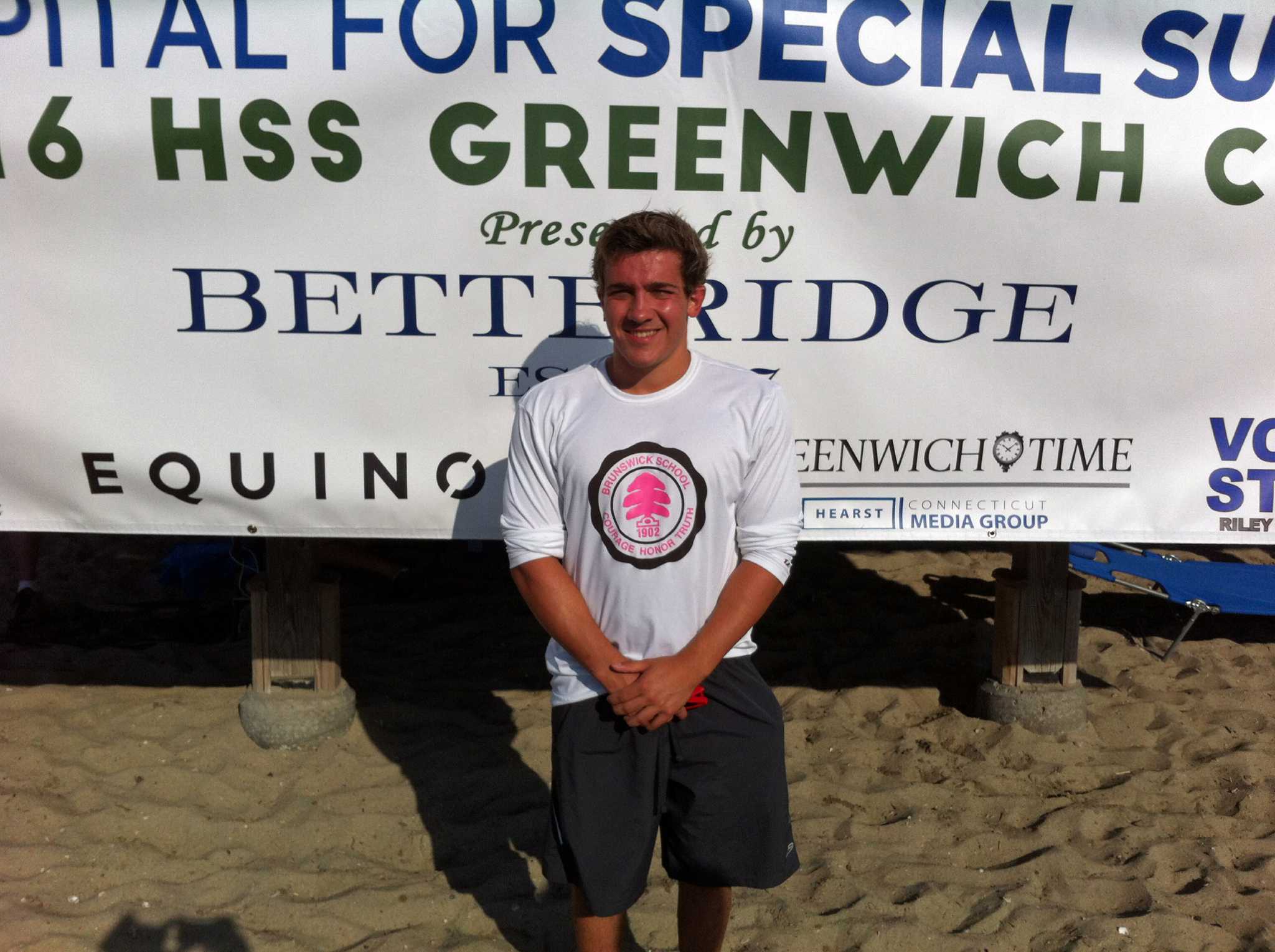 Stefanou, Dowling win titles at Greenwich Point One-Mile Swim