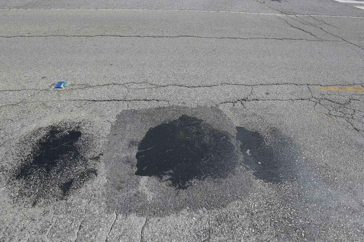 Mayor's city pothole-repair program smoothing worst Houston streets ...