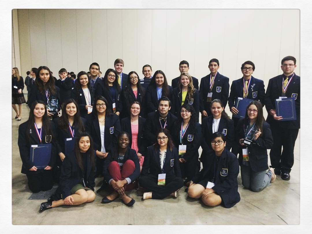 17 PHS DECA members advance to International competition