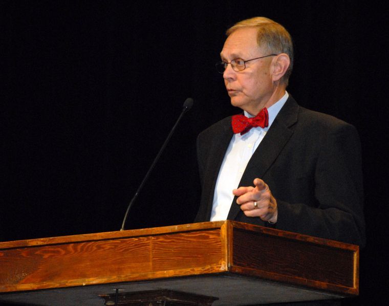 Tillman delivers Pinson Lectures address at WBU