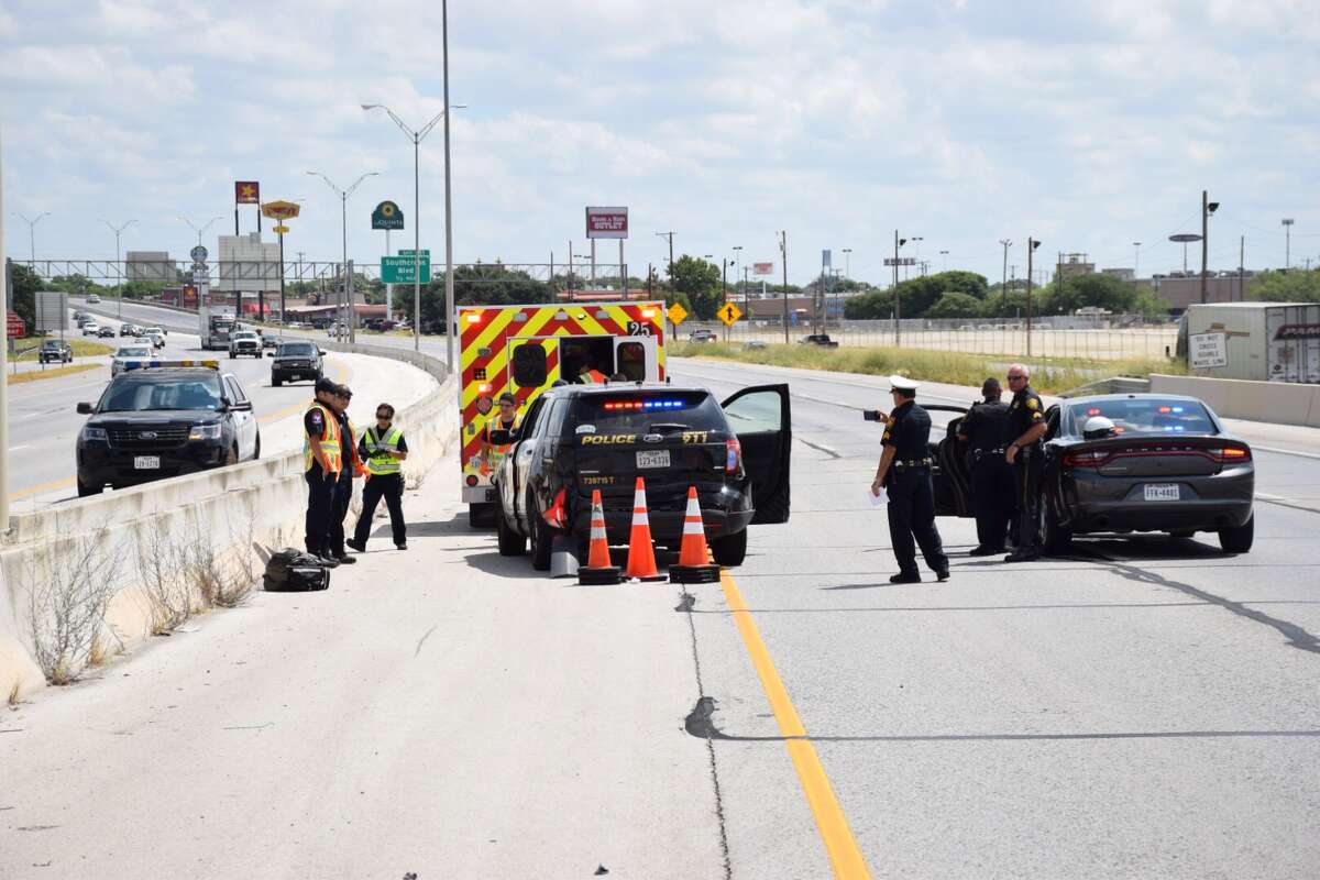 SAPD officer hospitalized after 3-car crash shuts down portion of ...