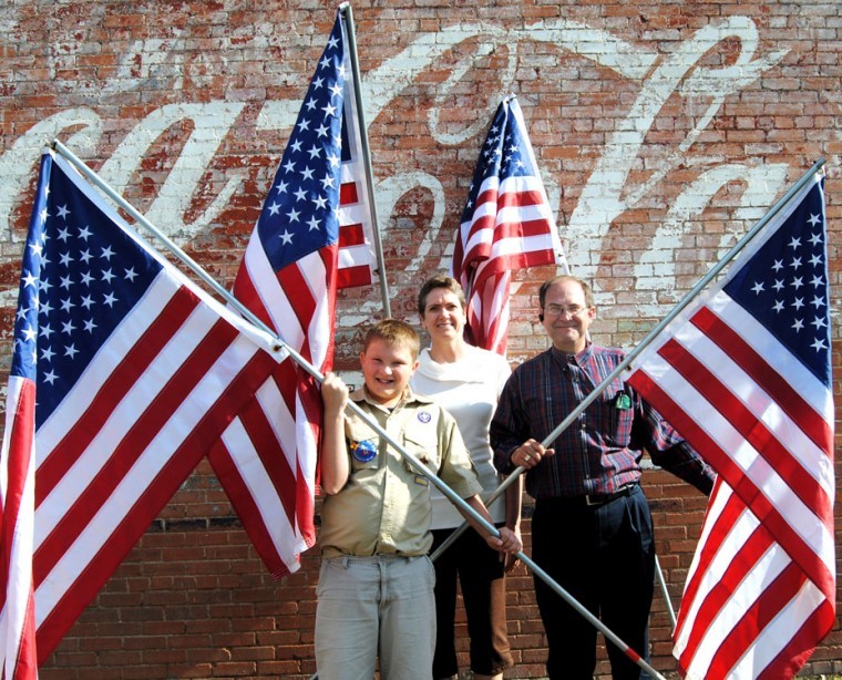 Kiwanis Club sponsors flag program