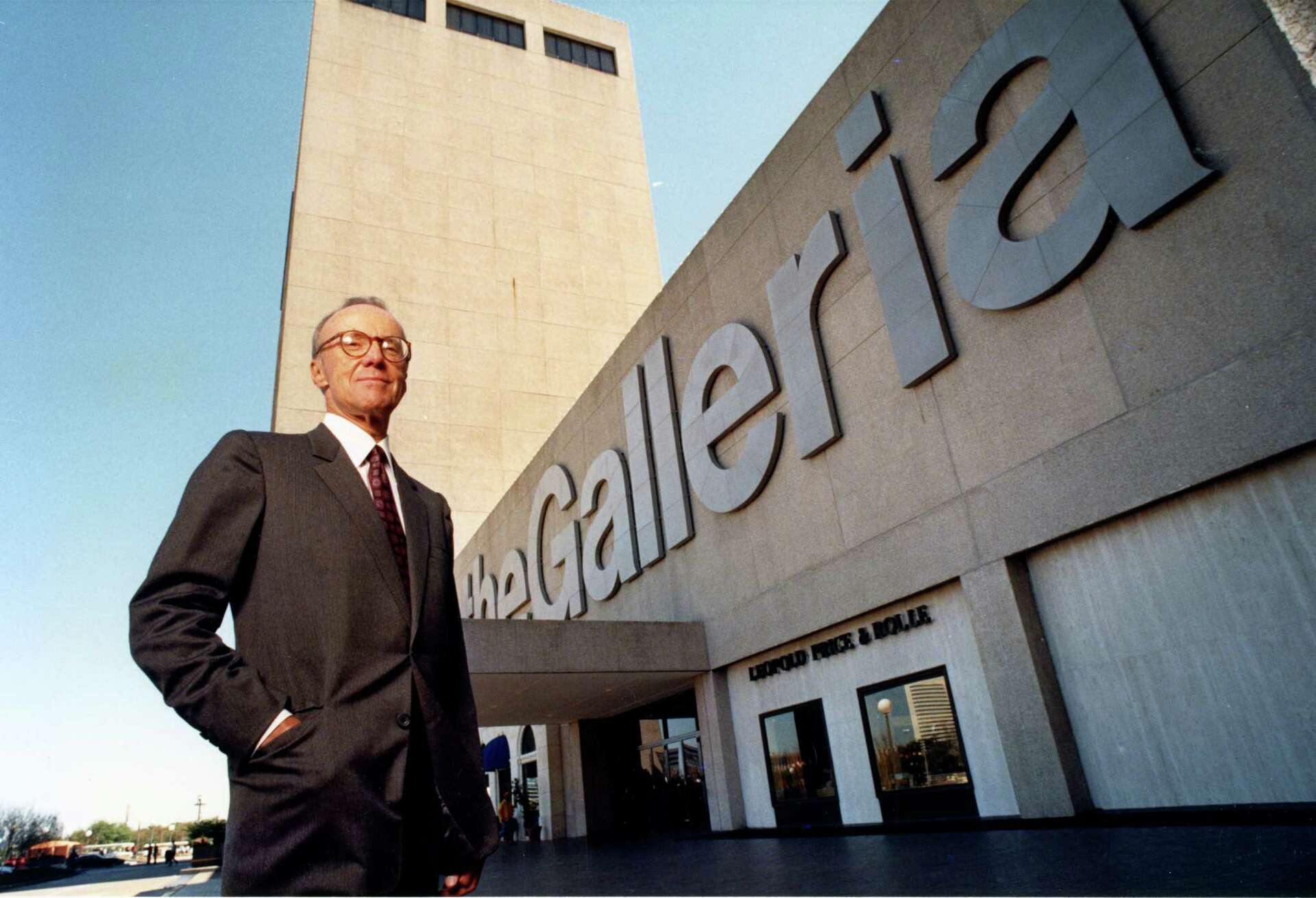 Daring developer Hines made his mark on city