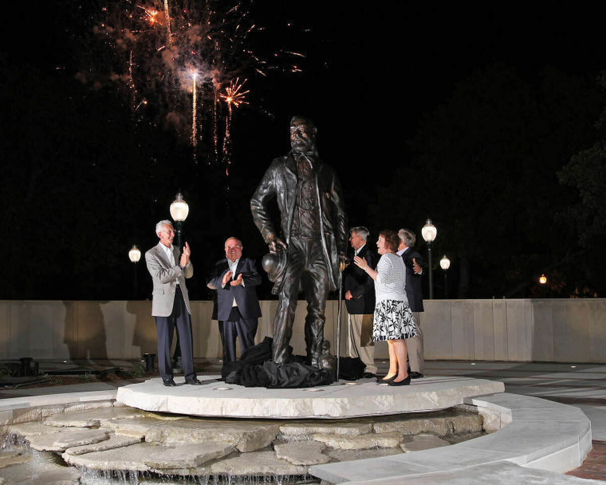 Wyatt sculpts 10-foot statue of University founder