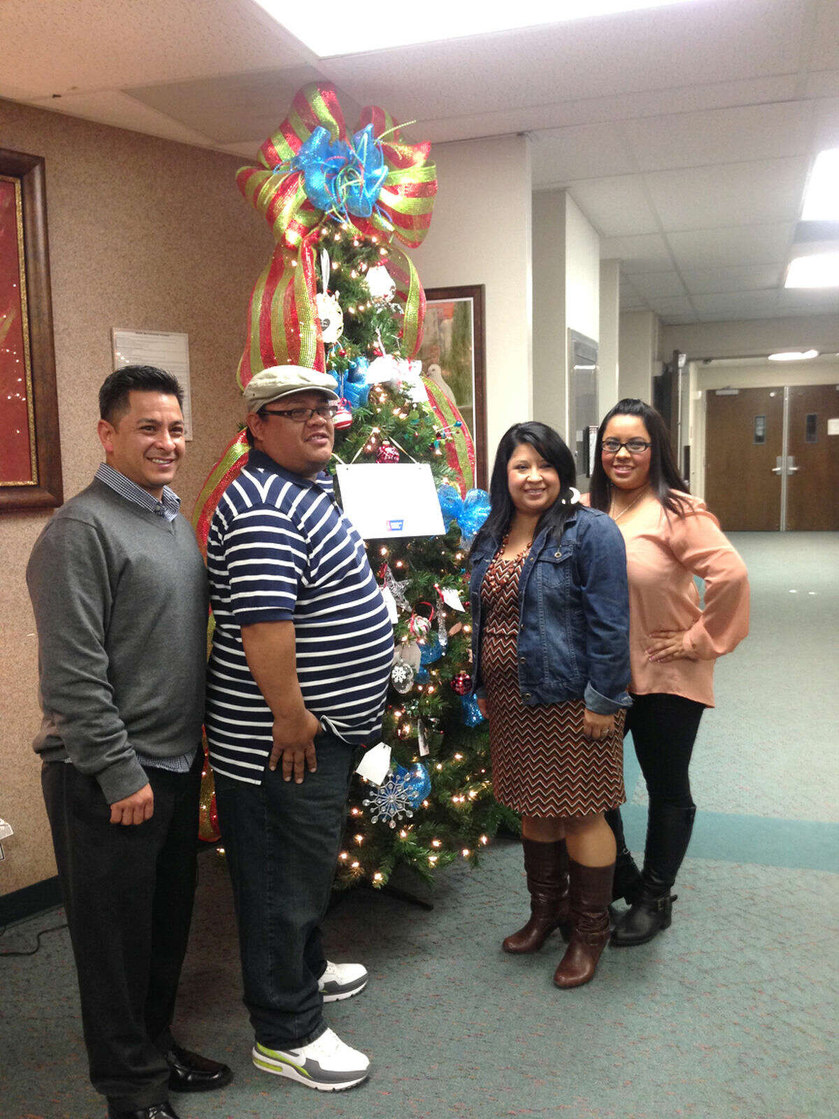 Tree of Hope honors cancer survivor Cinde Ebeling 12-03-14