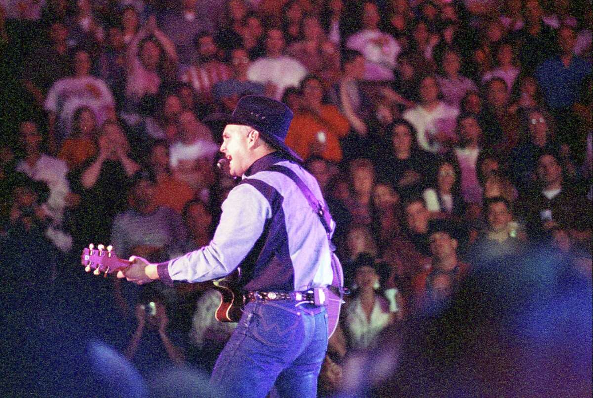 18 years later, Garth Brooks should pick up where he left off in San ...