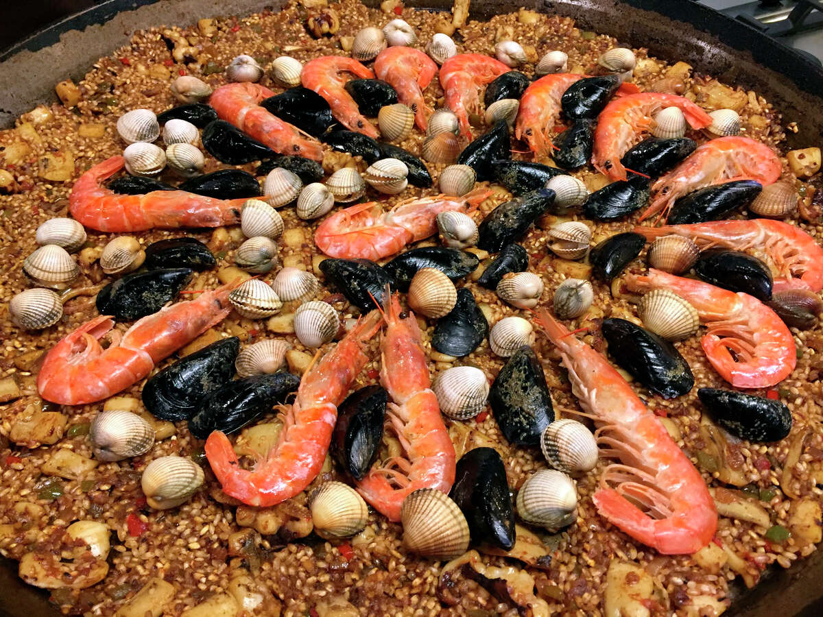 What color is paella? The answer, from a Barcelona chef