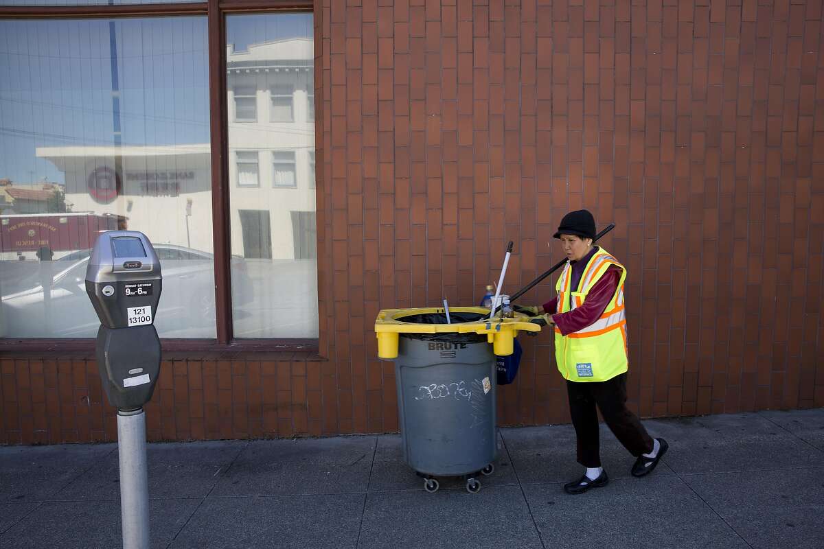 S.F. street cleaner, 67, is ‘Grandma’ at home and on the job