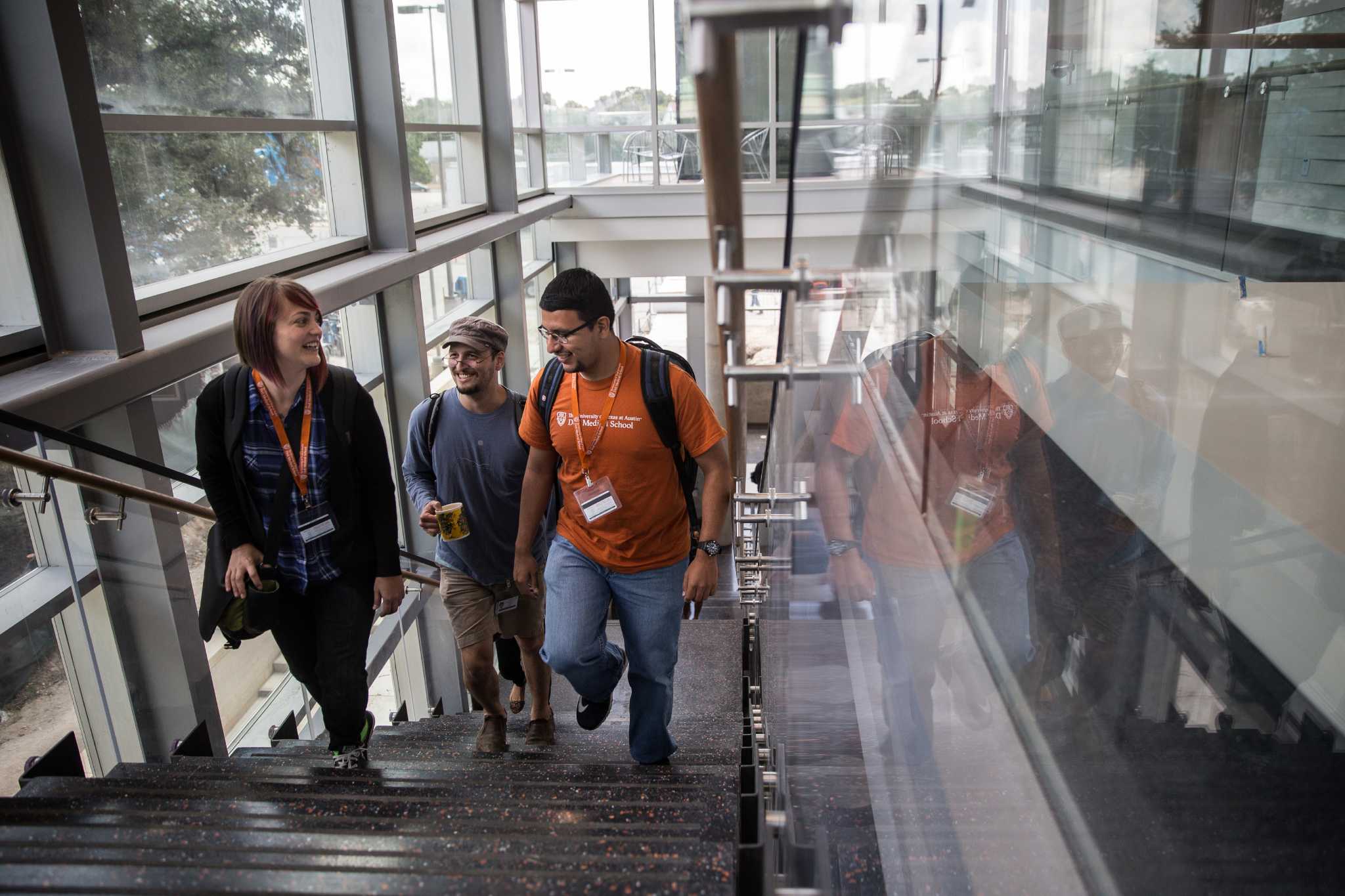 UT opens Austin medical school with eye toward mixing medicine with ...