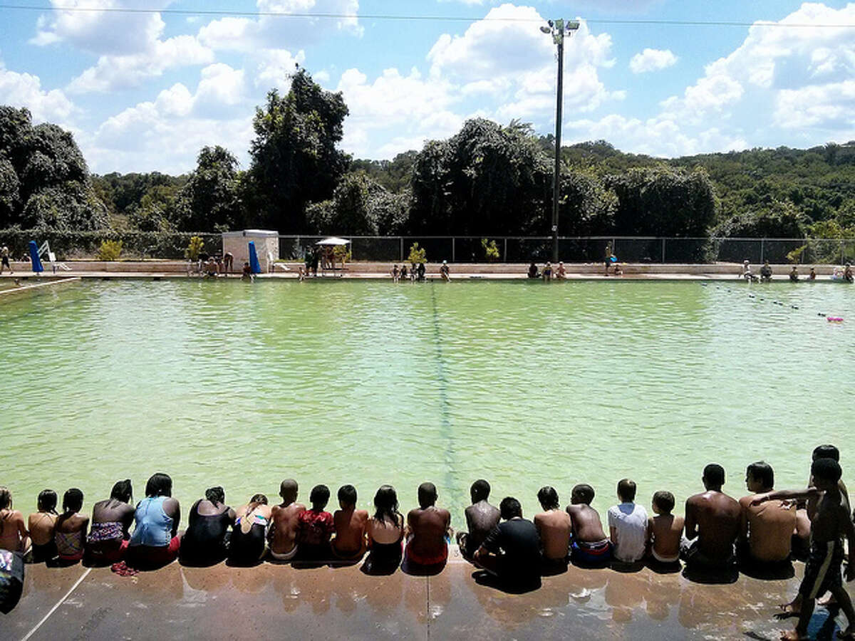 1943 photo of 'oldest swimming pool in Texas' shows different side of ...