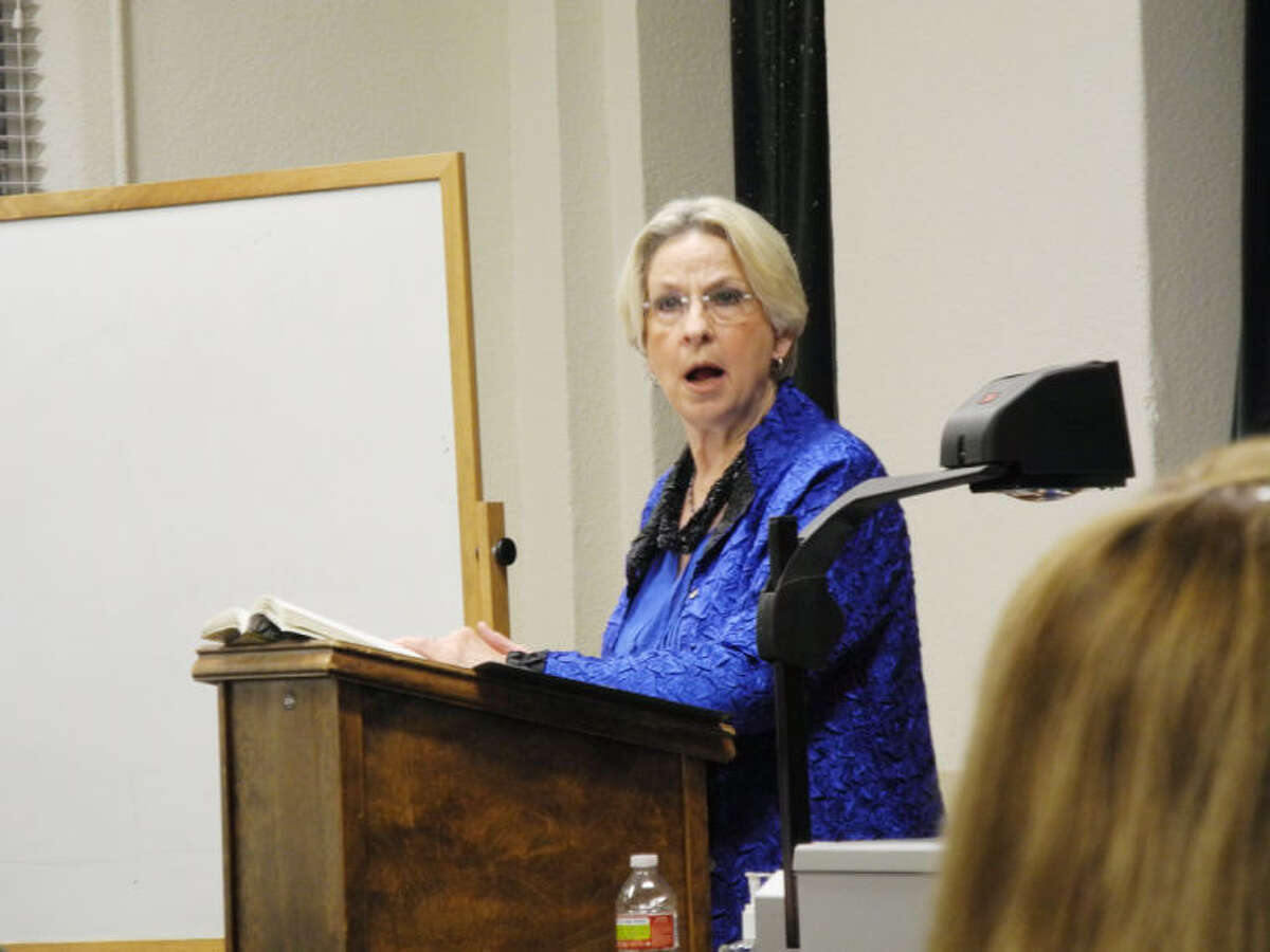 Poet laureate reads and responds to WBU audience