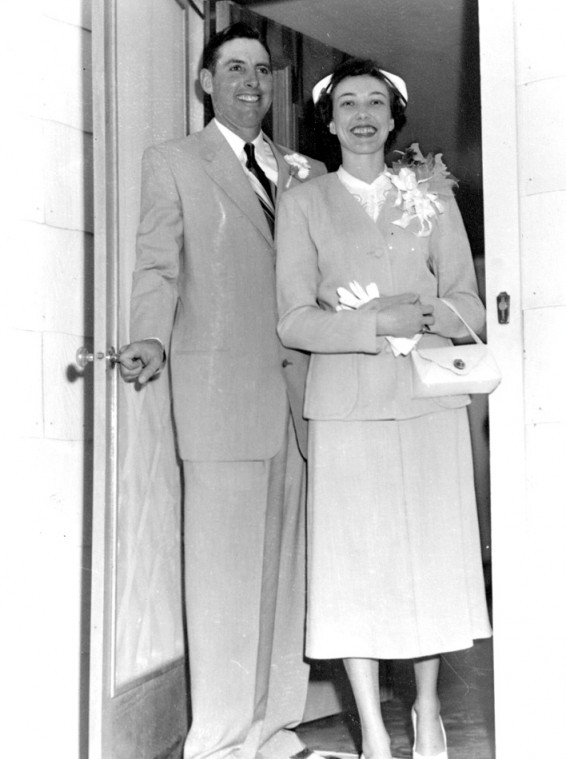 Applewhite made date by dropping note from plane