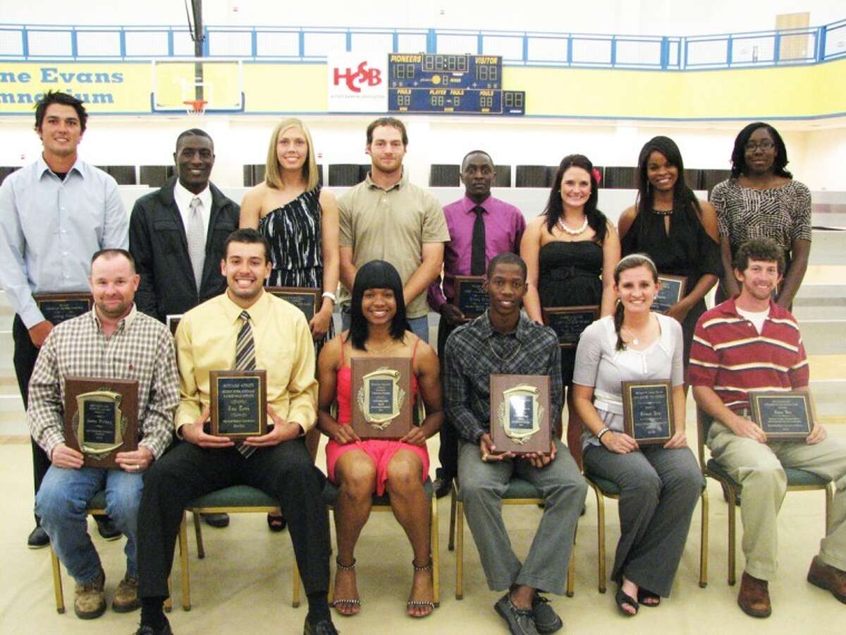 Nation, Davis top athletic award winners