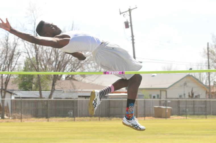 Hale Center’s Poindexter signs to play hoops, run track at South Plains ...