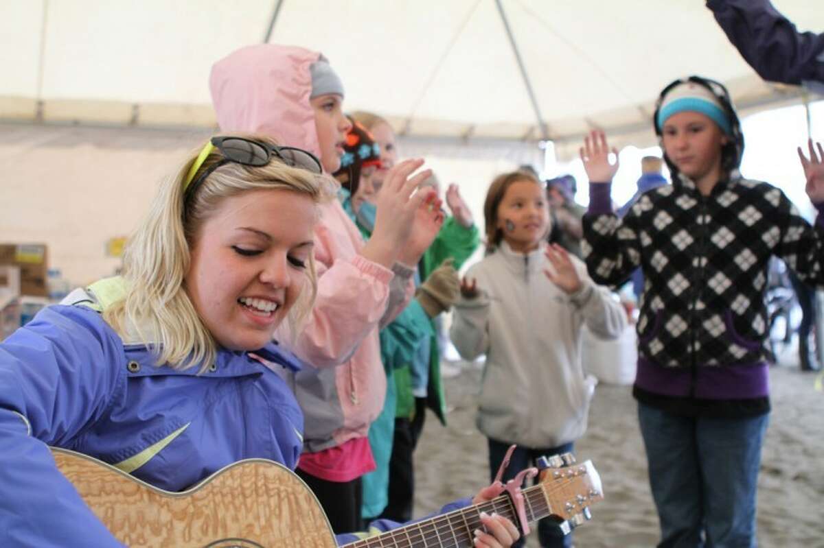 Wayland team serves fishermen in Alaska