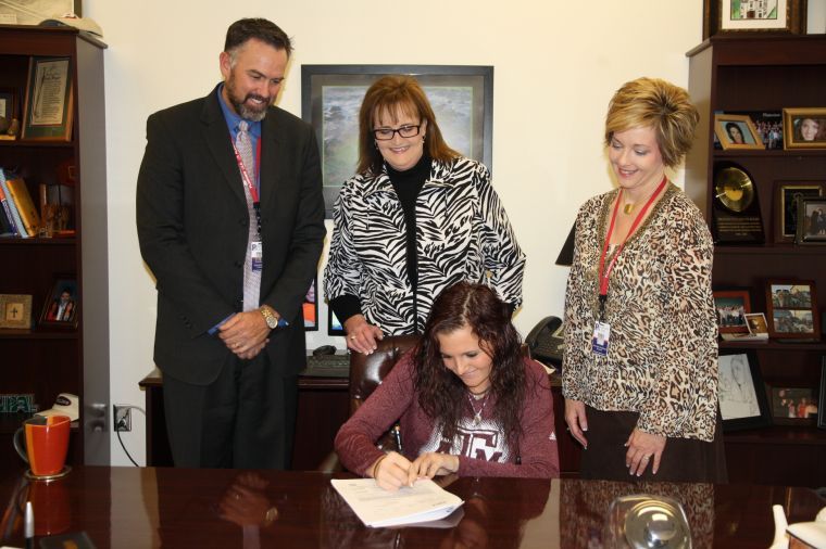 Jaci Marley signs letter of intent for Texas A&M women's equestrian team