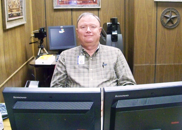 Mike Allen switching badges after 30 years as Plainview cop