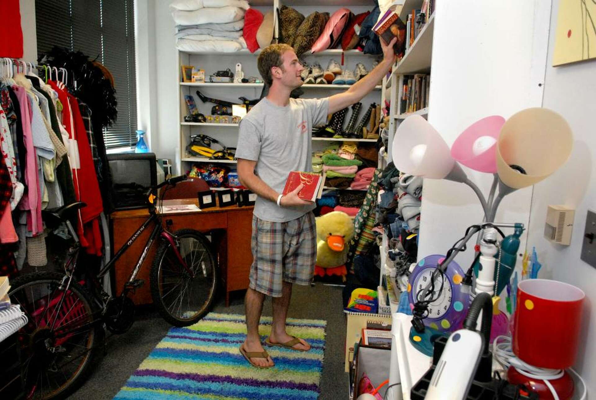 SHU senior wins award for thrifty idea