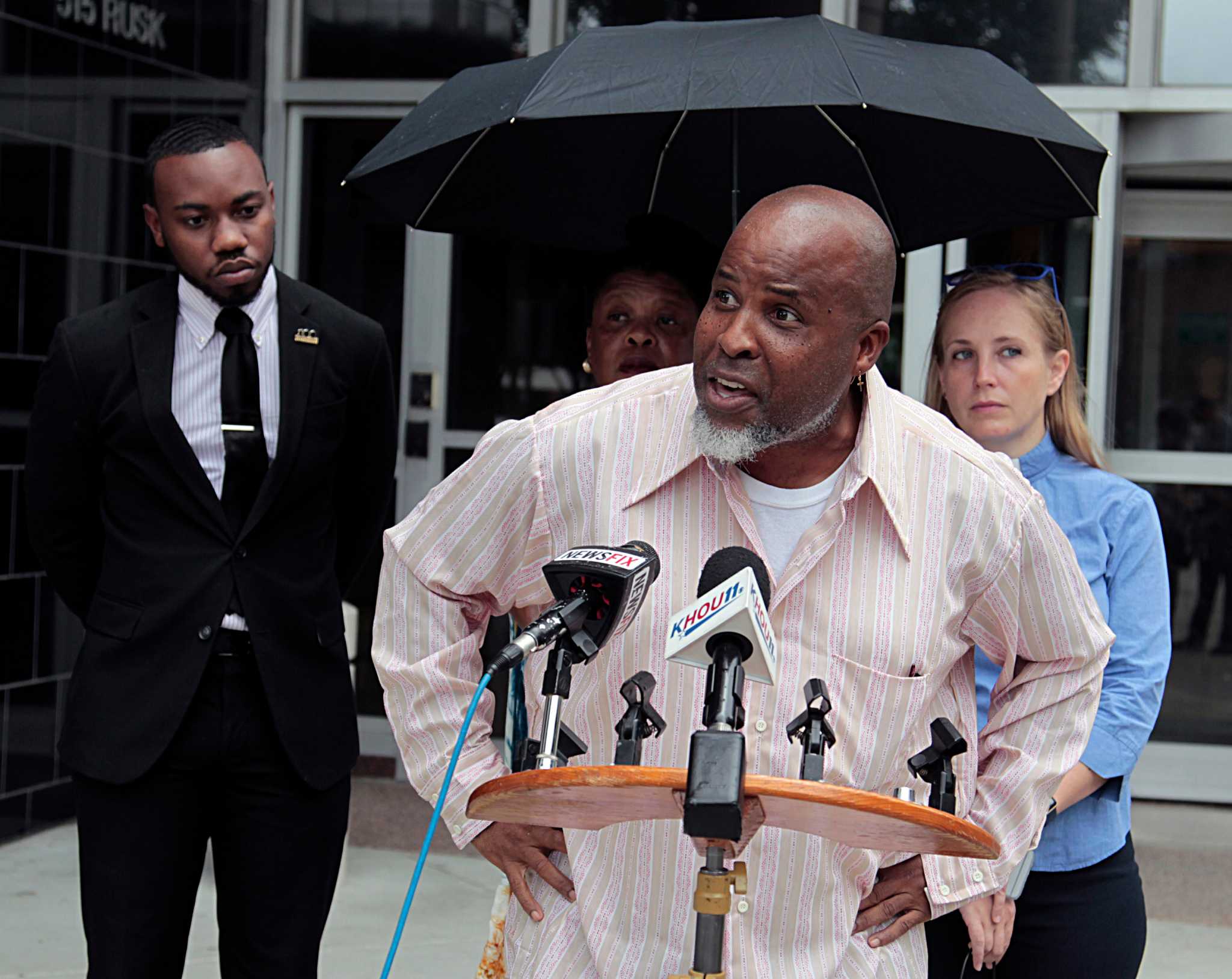 Officer says he wasn't allowed to testify in Bland case