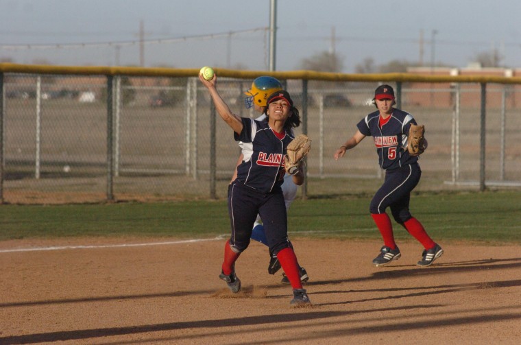 Lady Dogs almost no-hit in loss to Abilene Cooper