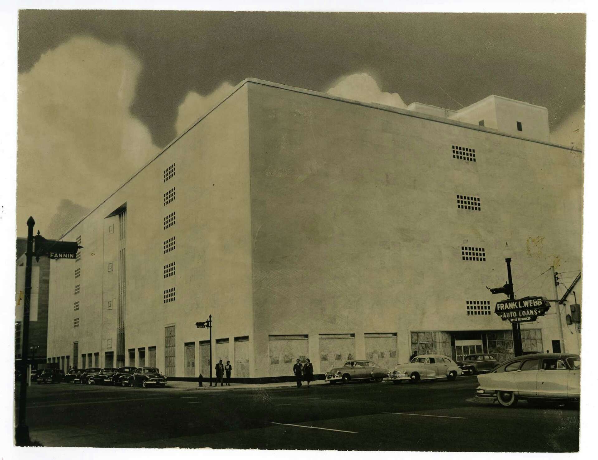 Former Sakowitz building, adjacent office tower hits market as energy ...