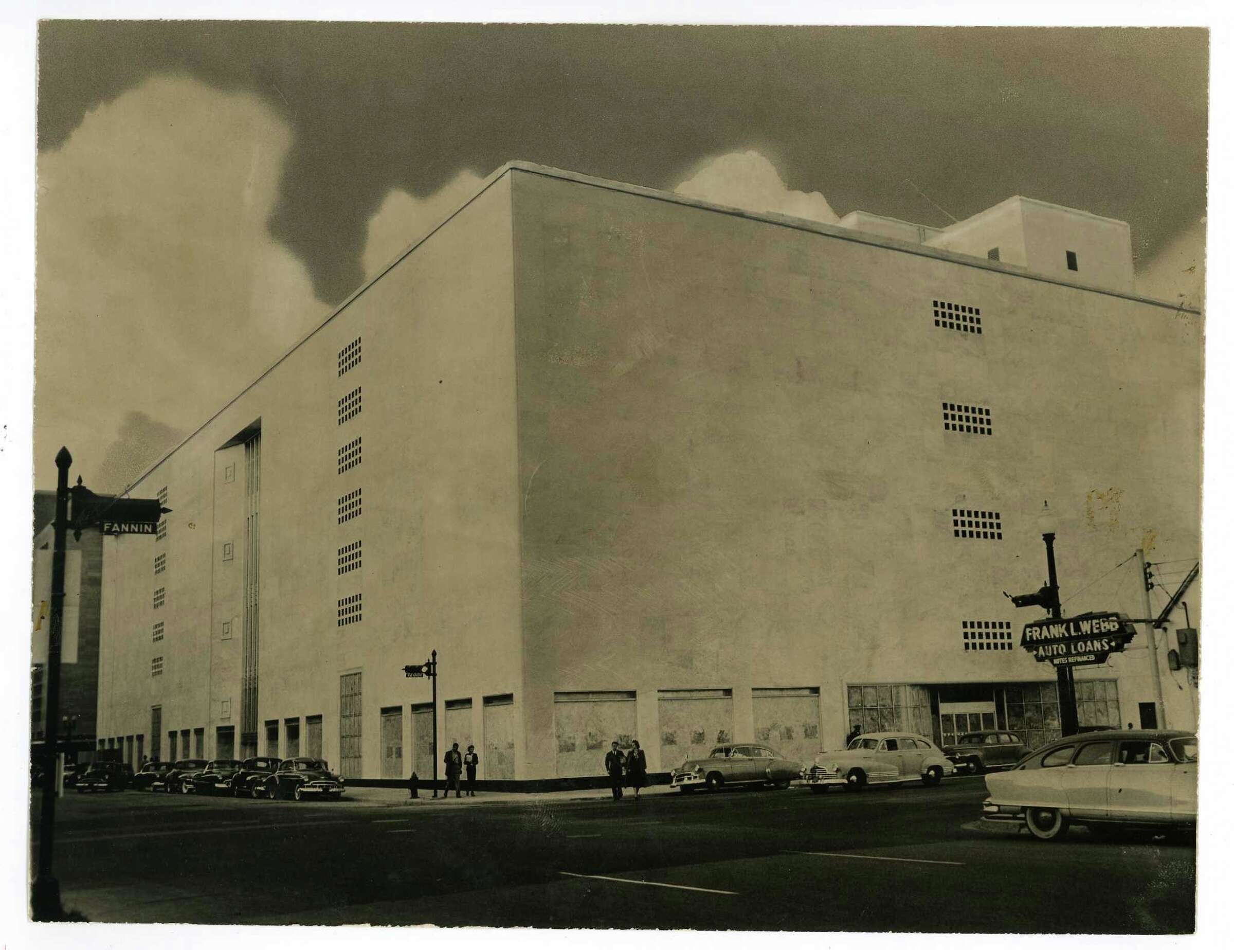 Former Sakowitz building, adjacent office tower hits market as energy ...