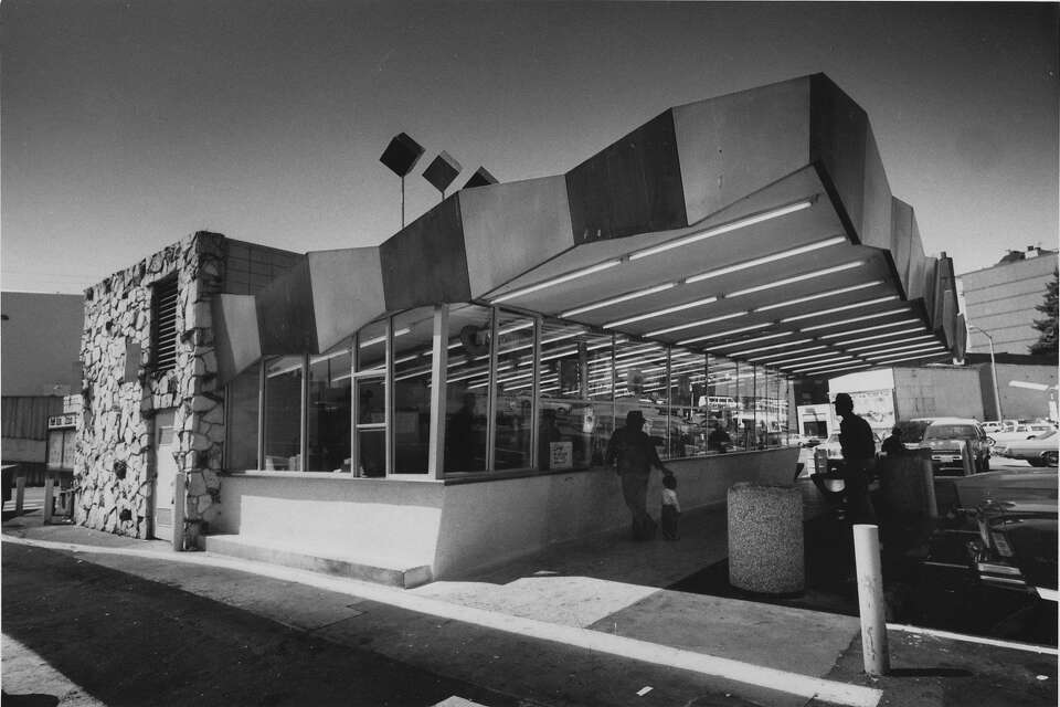 Kwik Way to approval looks like more housing for Oakland