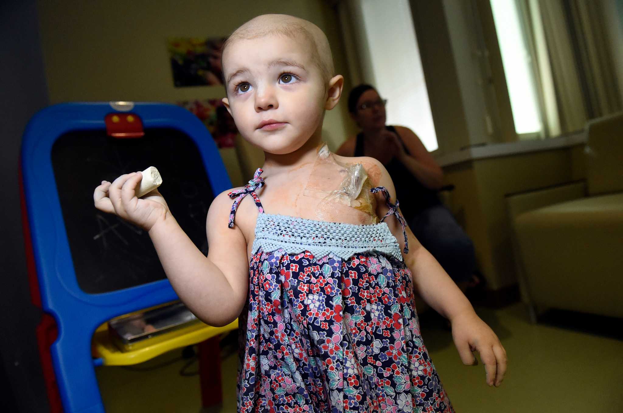 Girl battling cancer inspires community