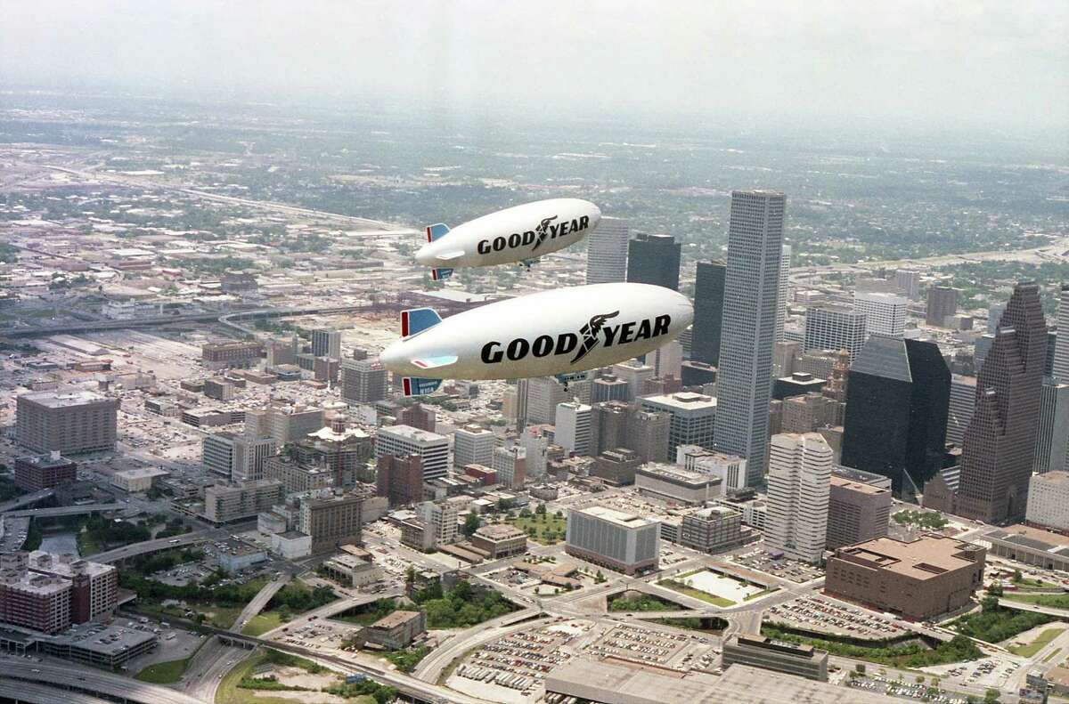 30 years ago: Dueling blimps, all stars arrive, Elissa in NYC